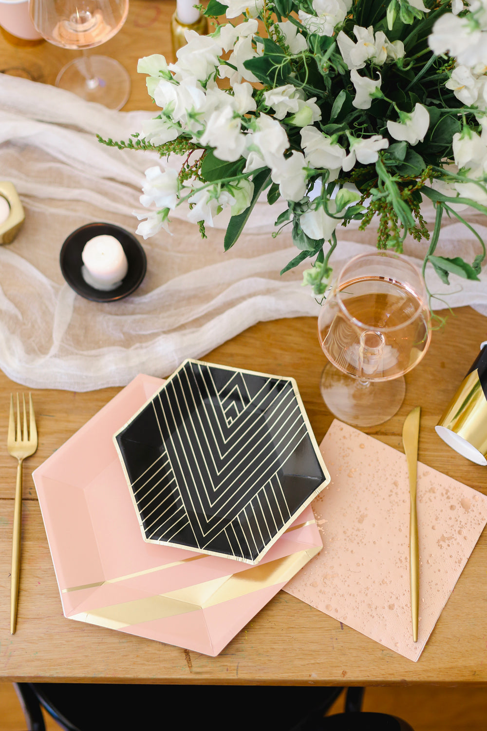 How To Host A Dreamy Bridal Shower Part 2: A Stunning Tablescape ...