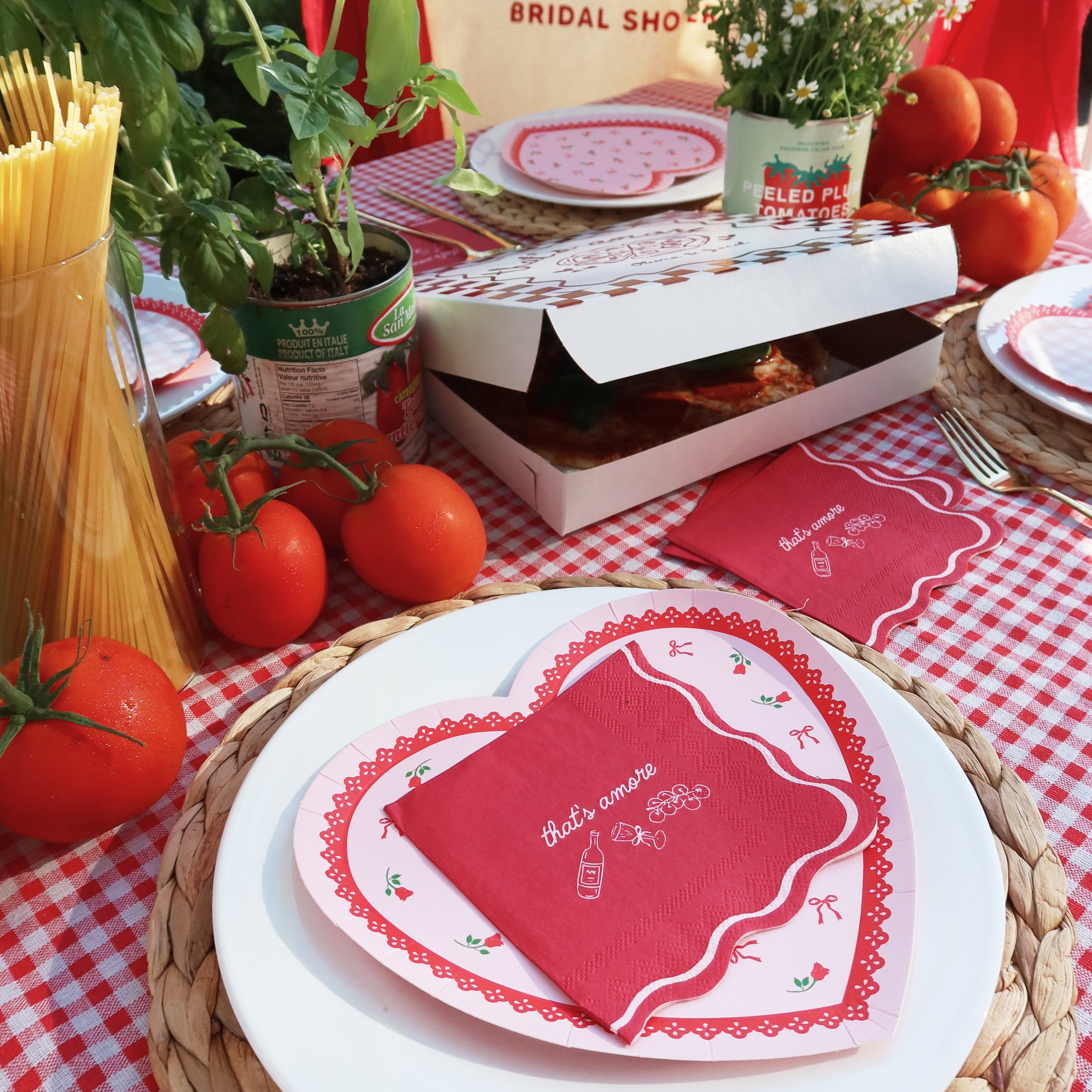 Premium Paper Plates - Modern Party Supplies - Harlow & Grey