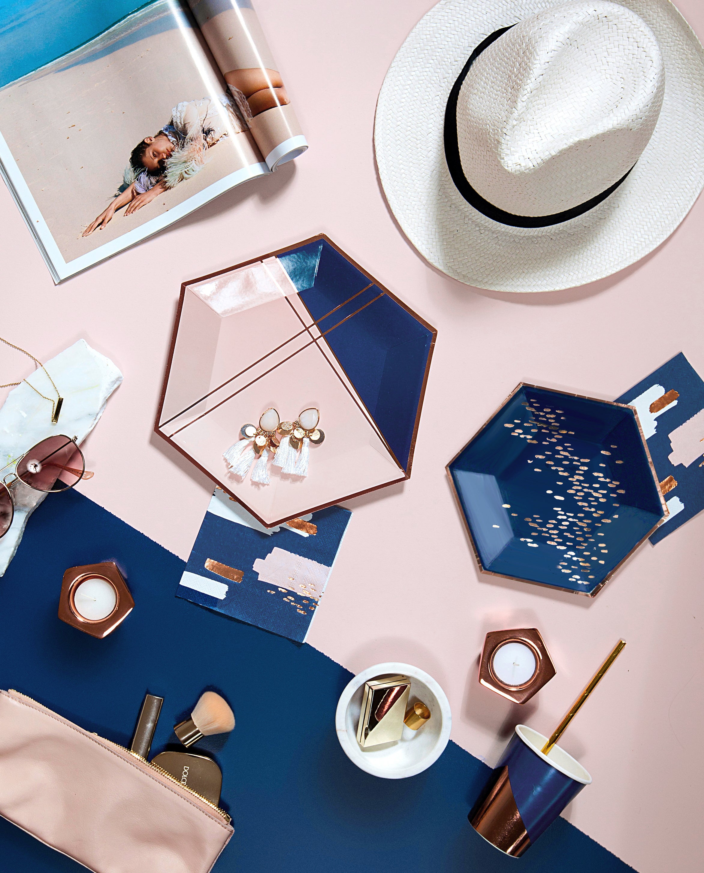 Erika - Navy Abstract Cocktail Paper Napkins – Harlow & Grey